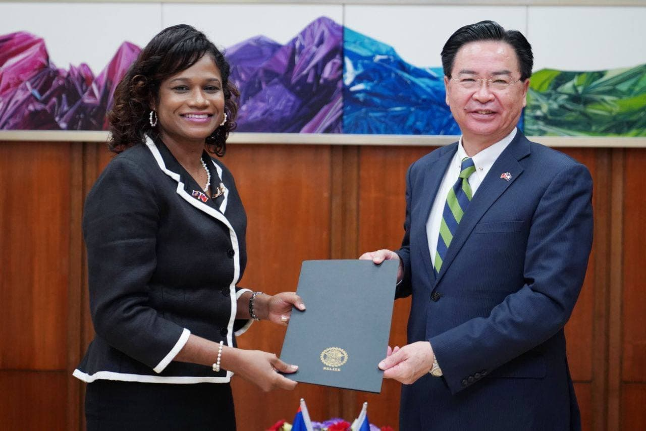 H.E. Candice Pitts Presents Credentials as Ambassador of Belize ...